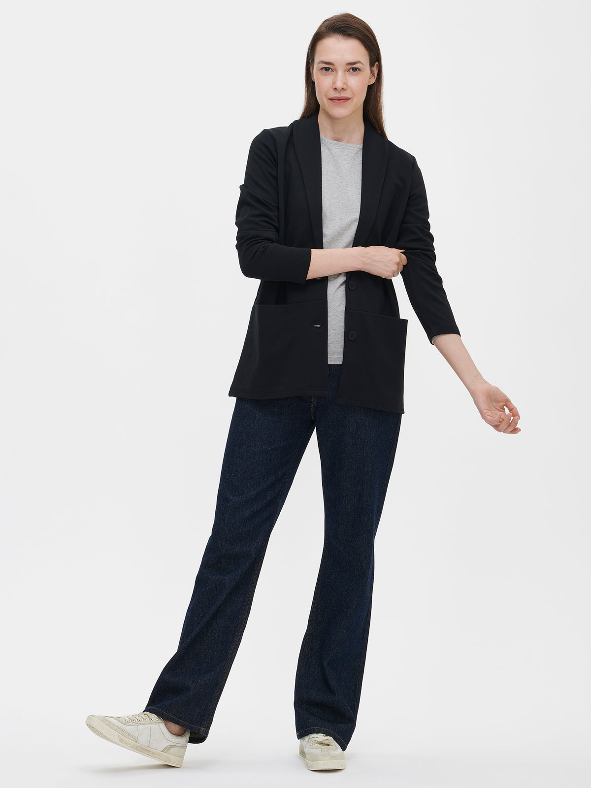 LEIJA naisten rento ja ajaton musta jakku | Nanso