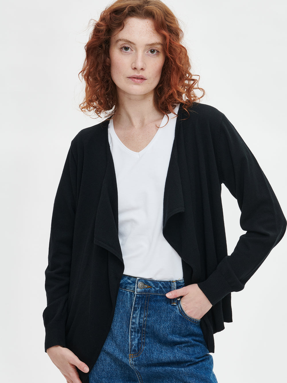 IISA naisten rento ja mukava neuletakki - musta | Nanso