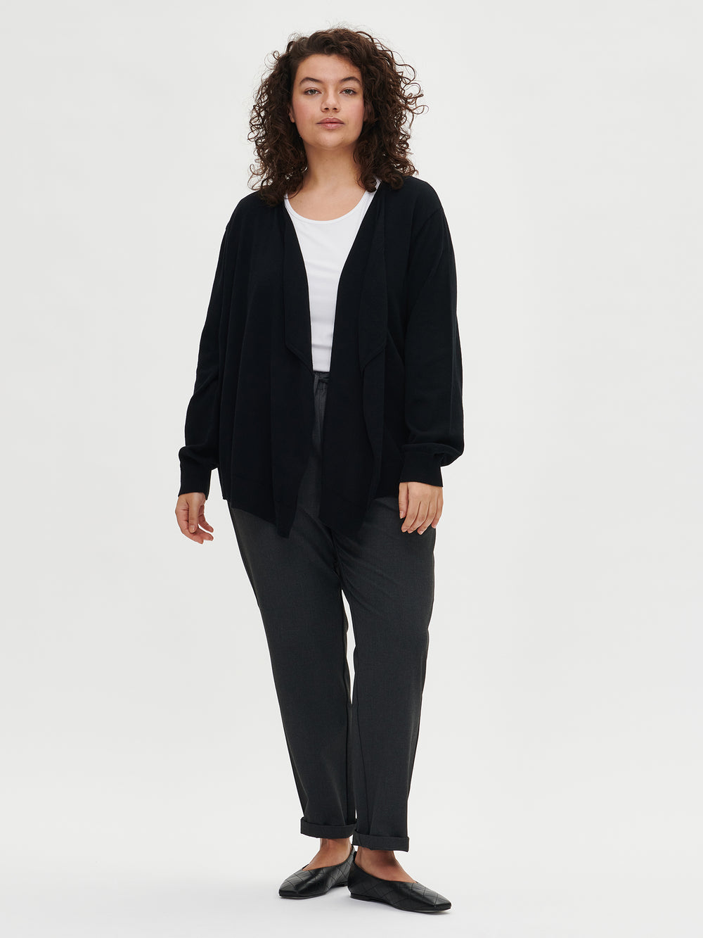 IISA naisten rento ja mukava neuletakki - musta | Nanso