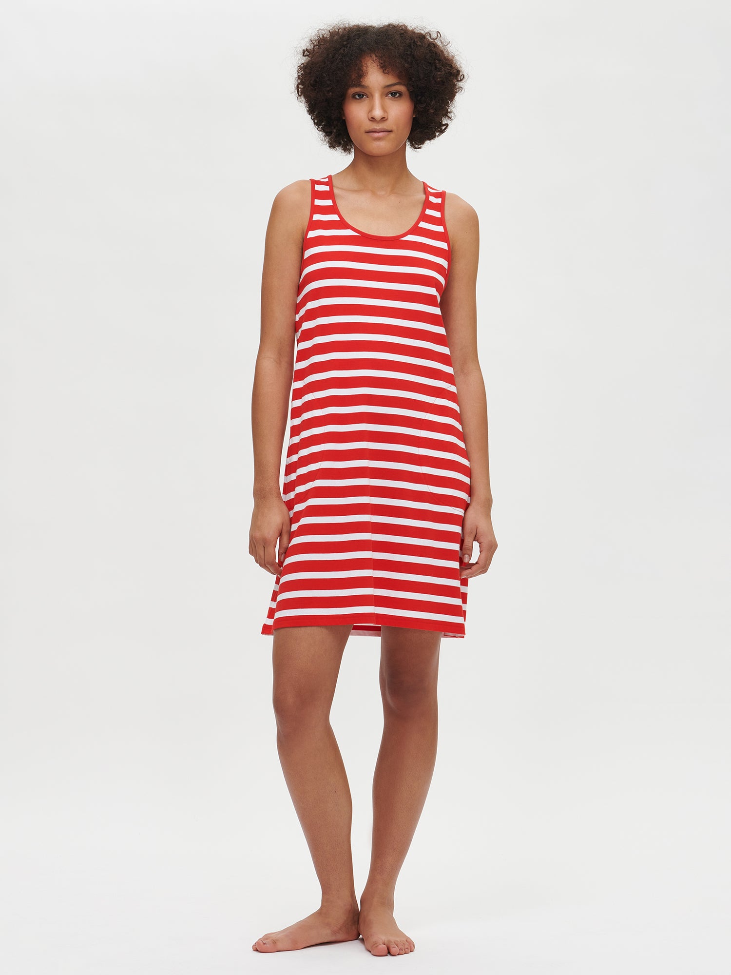 MAININKI naisten hihaton yöpaita - punainen | Nanso