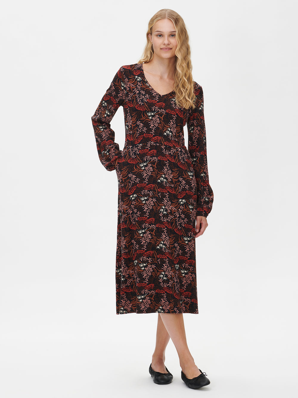 JALAVA naisten kuosillinen mekko - punaruskea | Nanso