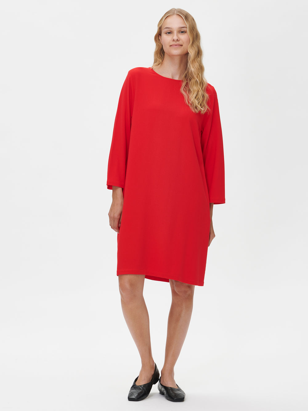 PIRITTA naisten tyylikäs viskoosimekko - punainen | Nanso