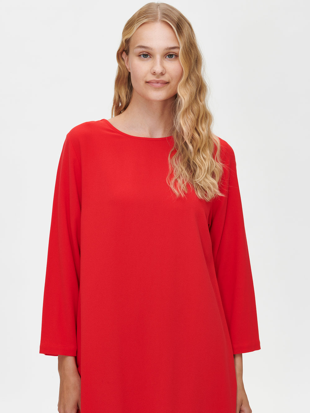 PIRITTA naisten tyylikäs viskoosimekko - punainen | Nanso