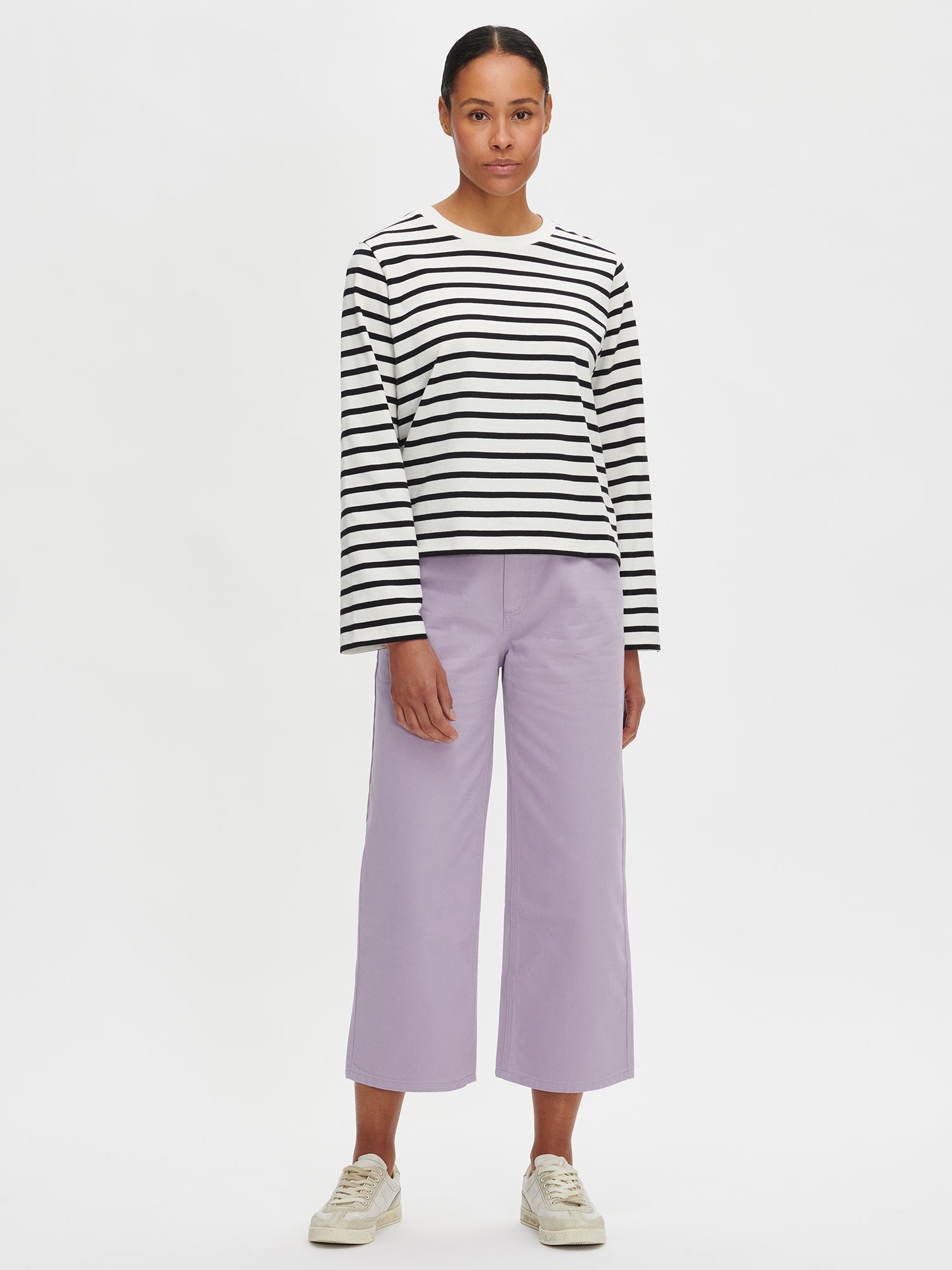 CROPPED LEVEE naisten leveälahkeiset farkut - lila | Nanso